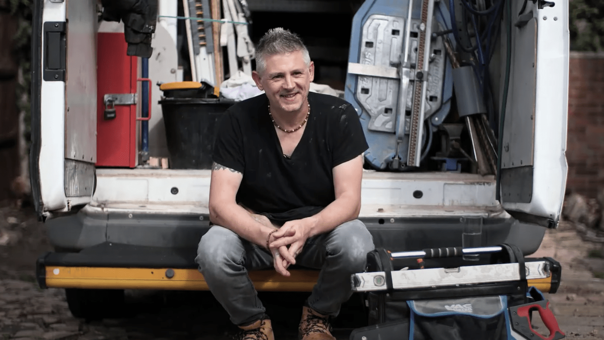 Plumber gets record deal after client hears him singing in his bathroom ...