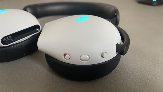 Alienware AW920H headset review: Alien design, space age features, very ...
