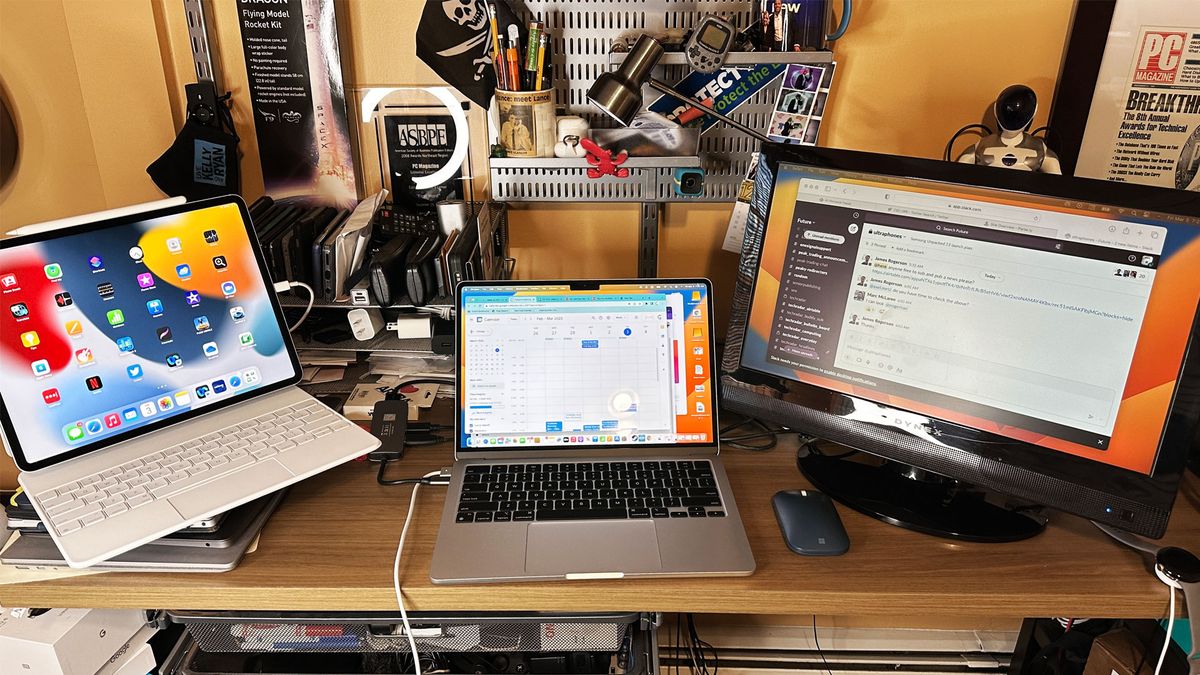 I've been using a MacBook Air for a month and, no, I don't miss Windows ...