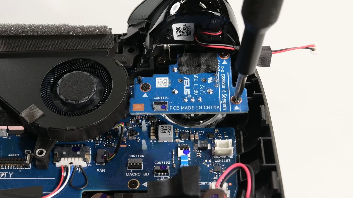 The ROG Xbox Ally X seems surprisingly repairable and upgradeable ...