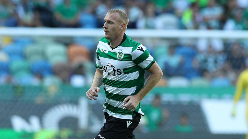 Mathieu hits out at Barcelona treatment | FourFourTwo