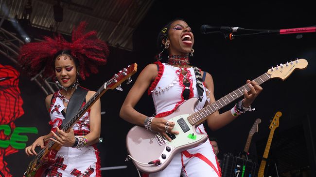Nova Twins on secret pedalboards and making Supernova | Guitar World