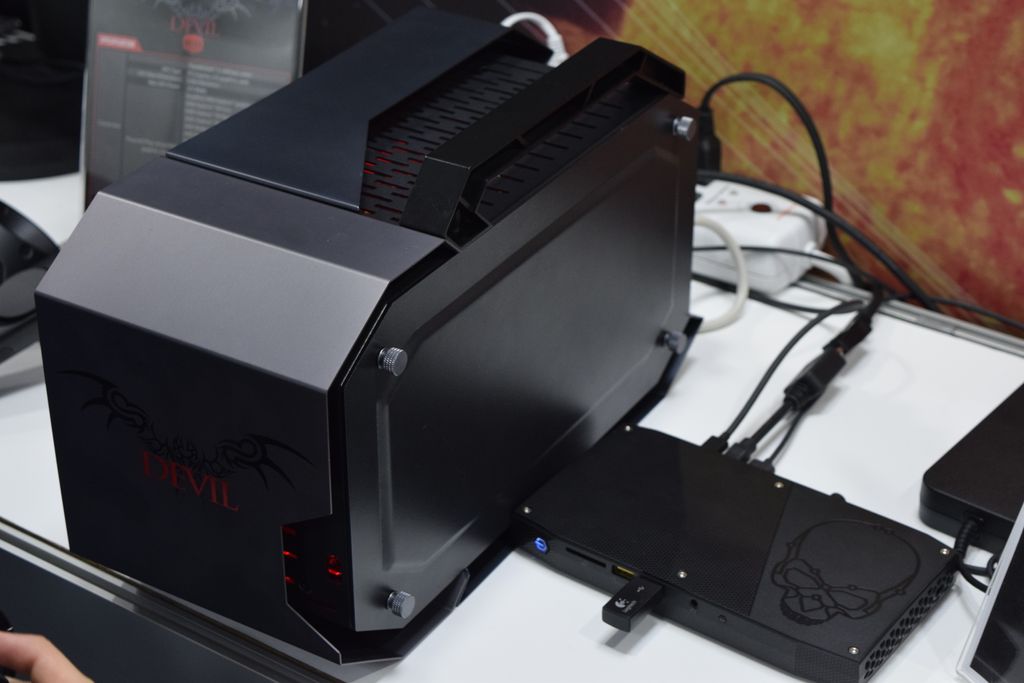 Intel Skull Canyon And PowerColor External GPU Dock Power HTC Vive ...