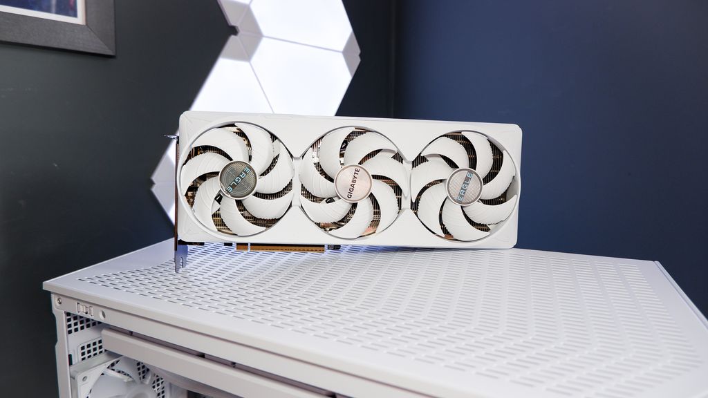 Gigabyte GeForce RTX 5070 Ti Eagle OC Ice SFF graphics card review | PC ...