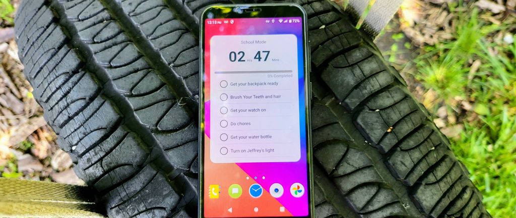 Pinwheel review: A kids smartphone platform that can grow with your ...