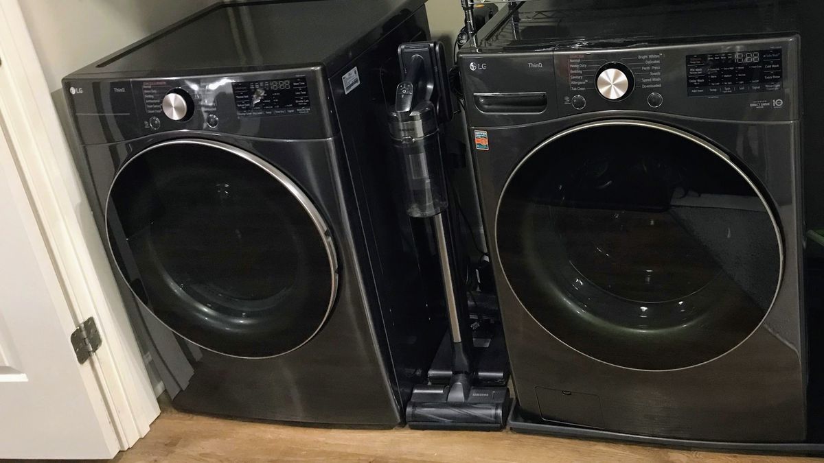 LG WM4000HBA 4.5 Cu. Ft. Smart Front Load Washer review | Top Ten Reviews