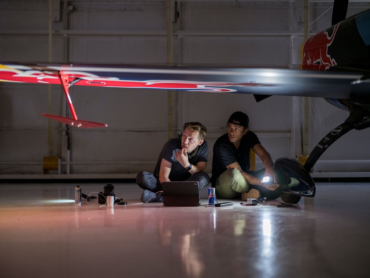 Red Bull aerobatic pilots captured in a once-in-a-lifetime photograph ...