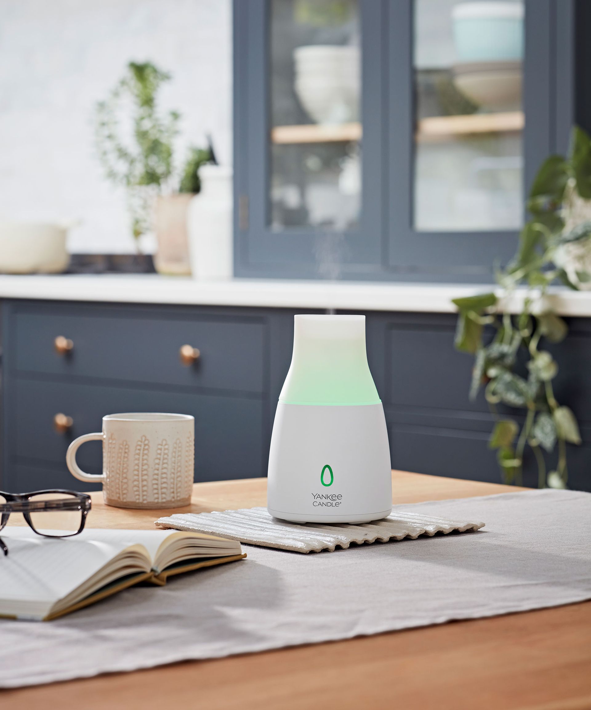 How to clean an essential oil diffuser: 4-step method | Homes and Gardens