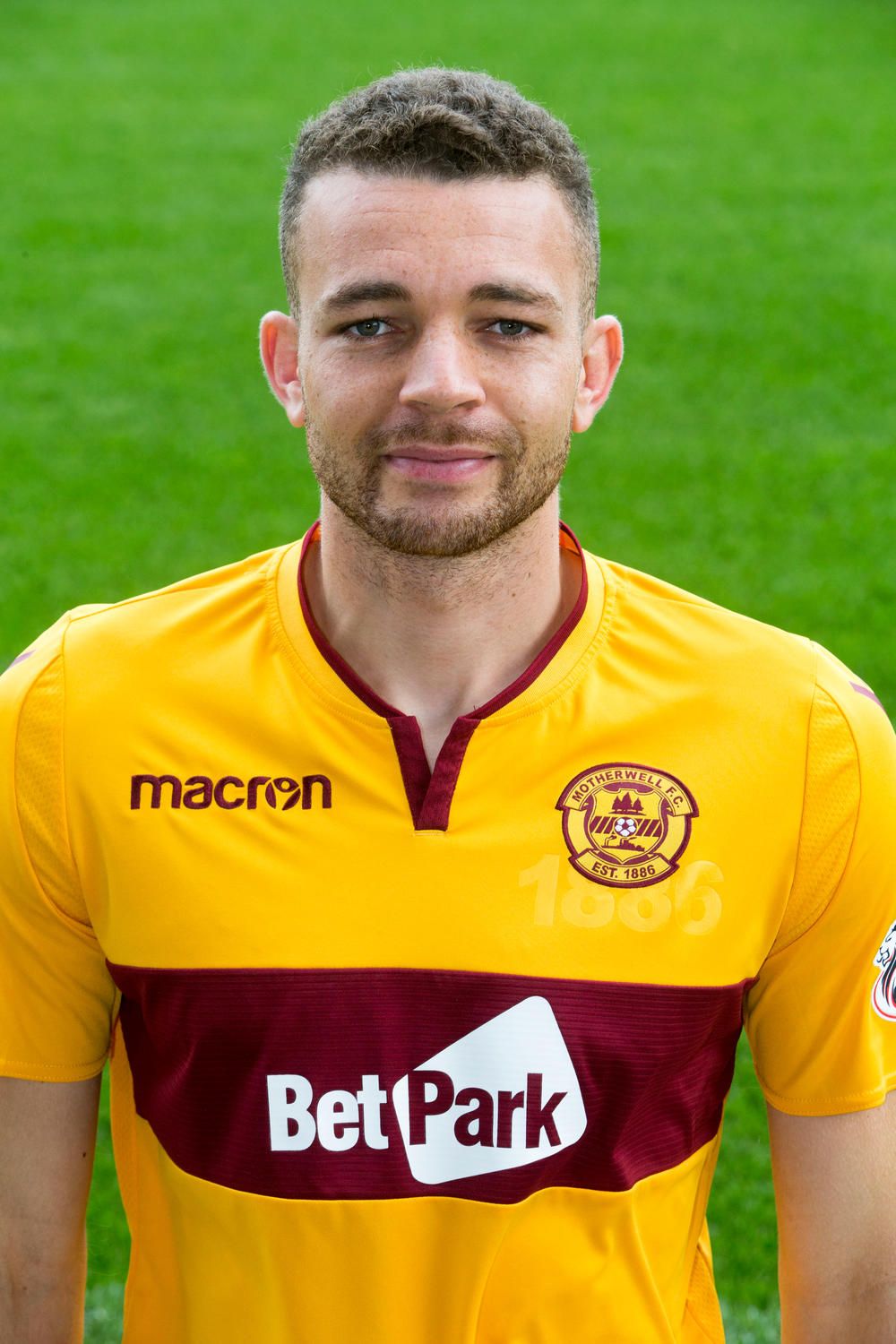 Aaron Taylor-Sinclair nets winner as Livi march on | FourFourTwo