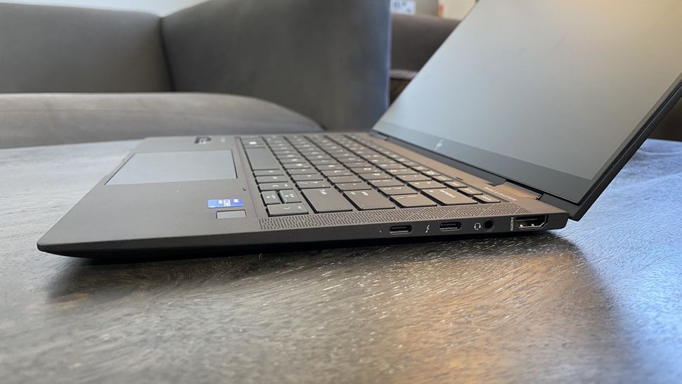 HP Elite Dragonfly Max Review: A Pricey 5G Follow-Up | Tom's Hardware