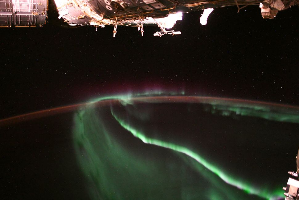 Astronaut Snaps 'Mind-Blowing' Aurora Picture from Space | Space