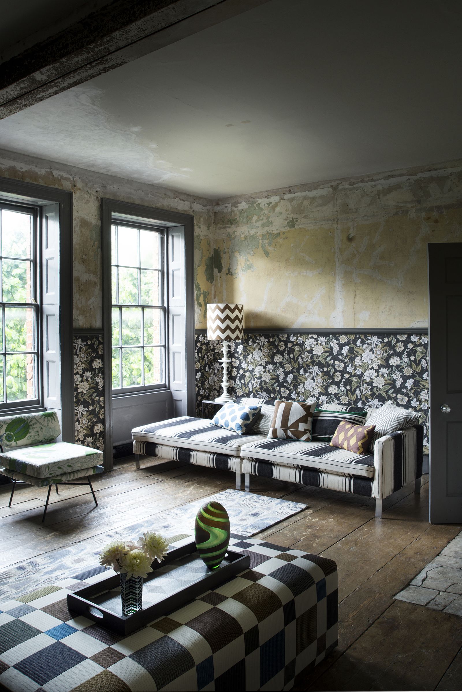 Black couch living room ideas: 10 striking seating ideas | Homes and ...