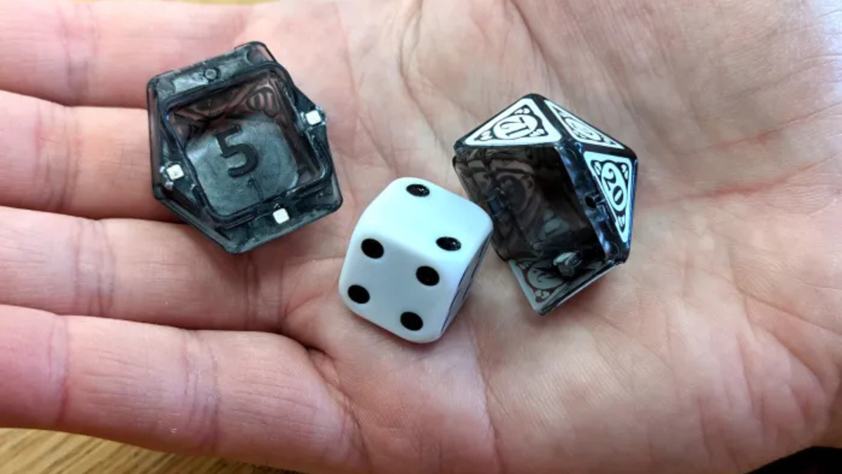 I put two electronic d20s head-to-head and the bad news for your wallet ...