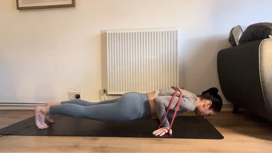 Forget push-ups — try this 5-move dumbbell triceps workout to sculpt ...
