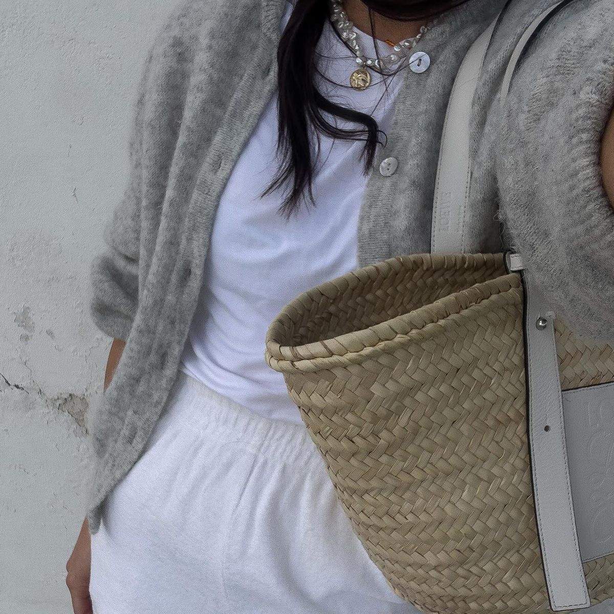 8 Editor-Approved Chic Travel Outfits for Long Flight | Who What Wear UK