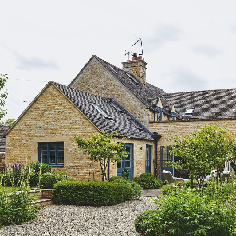 Spains Hall – Elizabethan country house – on sale for the first time in ...