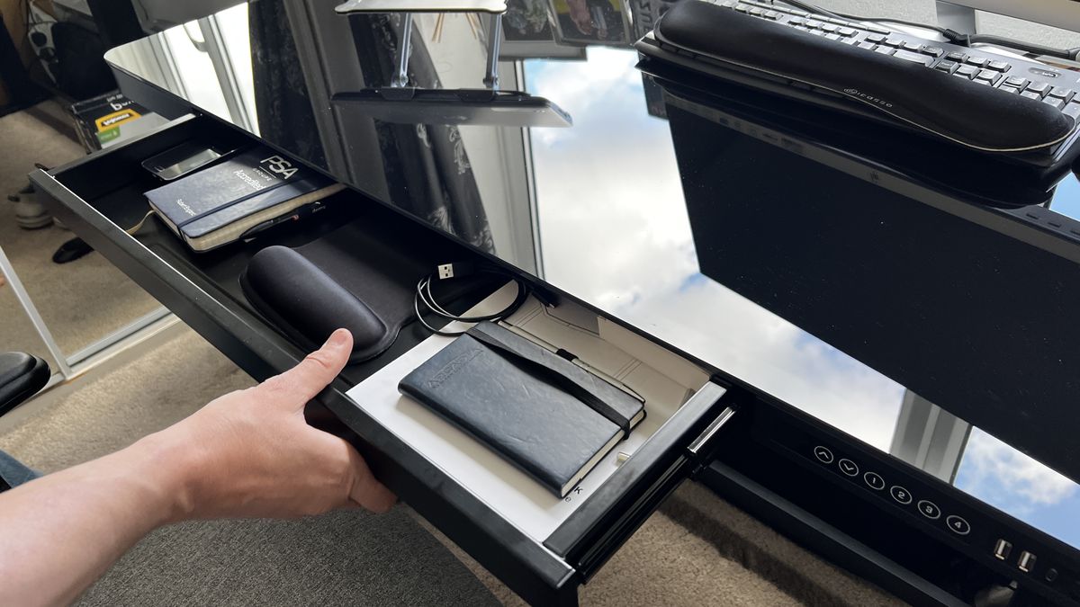 Flexispot EG8 Comhar Standing Desk Review | Laptop Mag