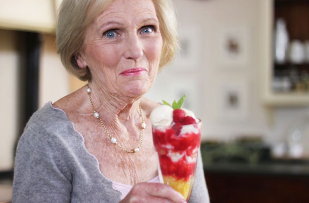 Mary Berry's knickerbocker glory | Dessert Recipes | GoodtoKnow