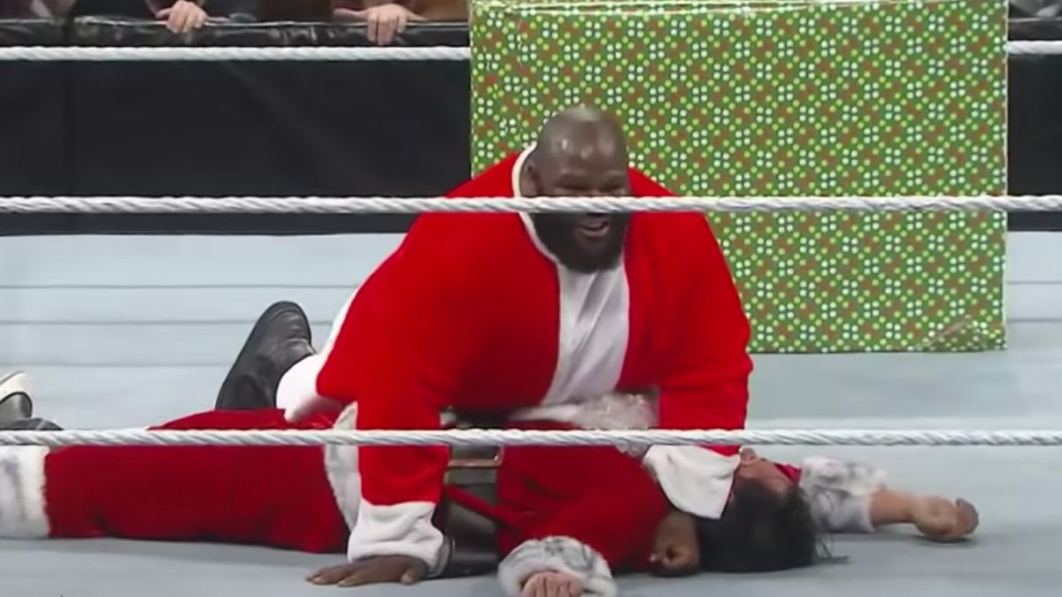 The 8 Best WWE Christmas-Themed Episodes | Cinemablend