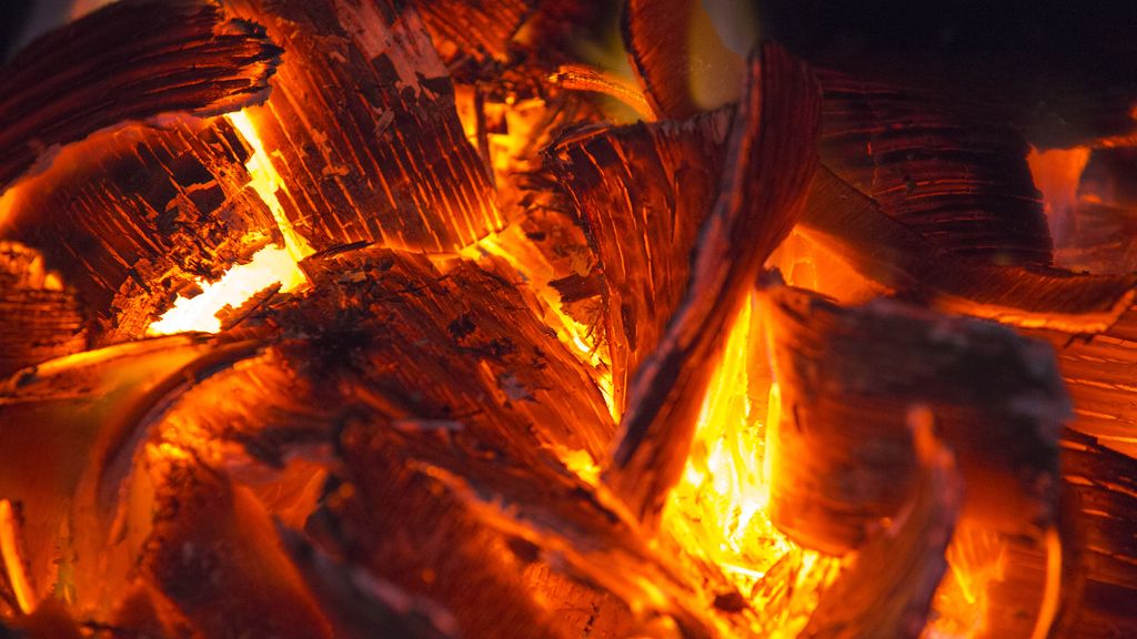 How to Light a Log Burner: A Step-by-Step Guide | Homebuilding