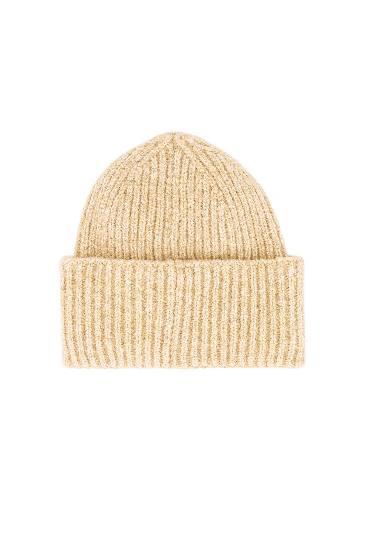 Gigi Hadid's Jumpsuit and UGGs Outfit Epitomizes Comfy-Cool Style ...