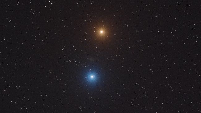 See Mars face off with one of the brightest stars in the sky in a 'mind ...