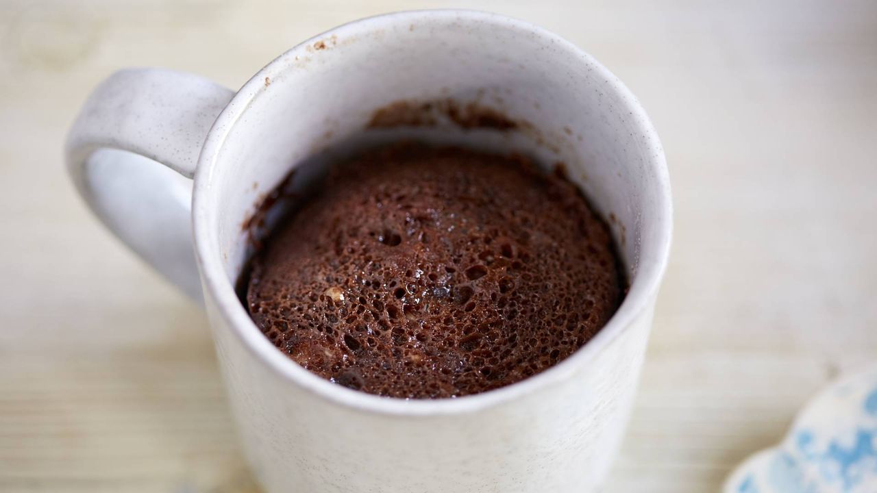 How to make a mug cake: Microwave mug cake recipe | GoodtoKnow