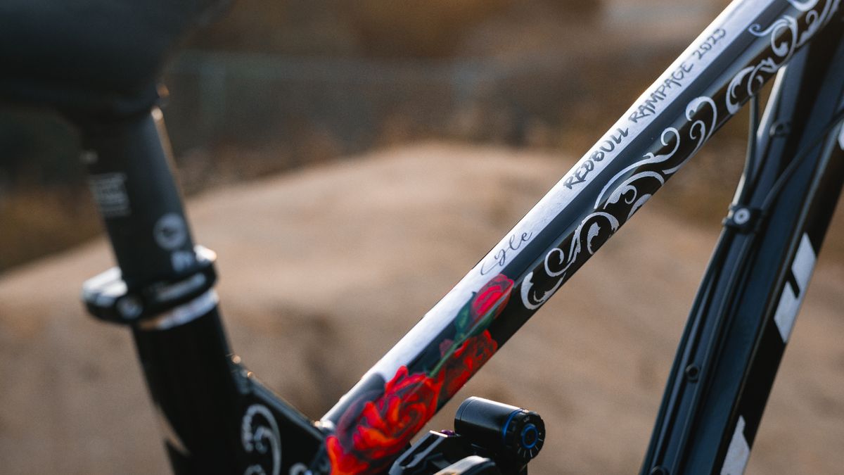 Kyle Strait's prototype Vitus DH bike built for Red Bull Rampage 2023 ...