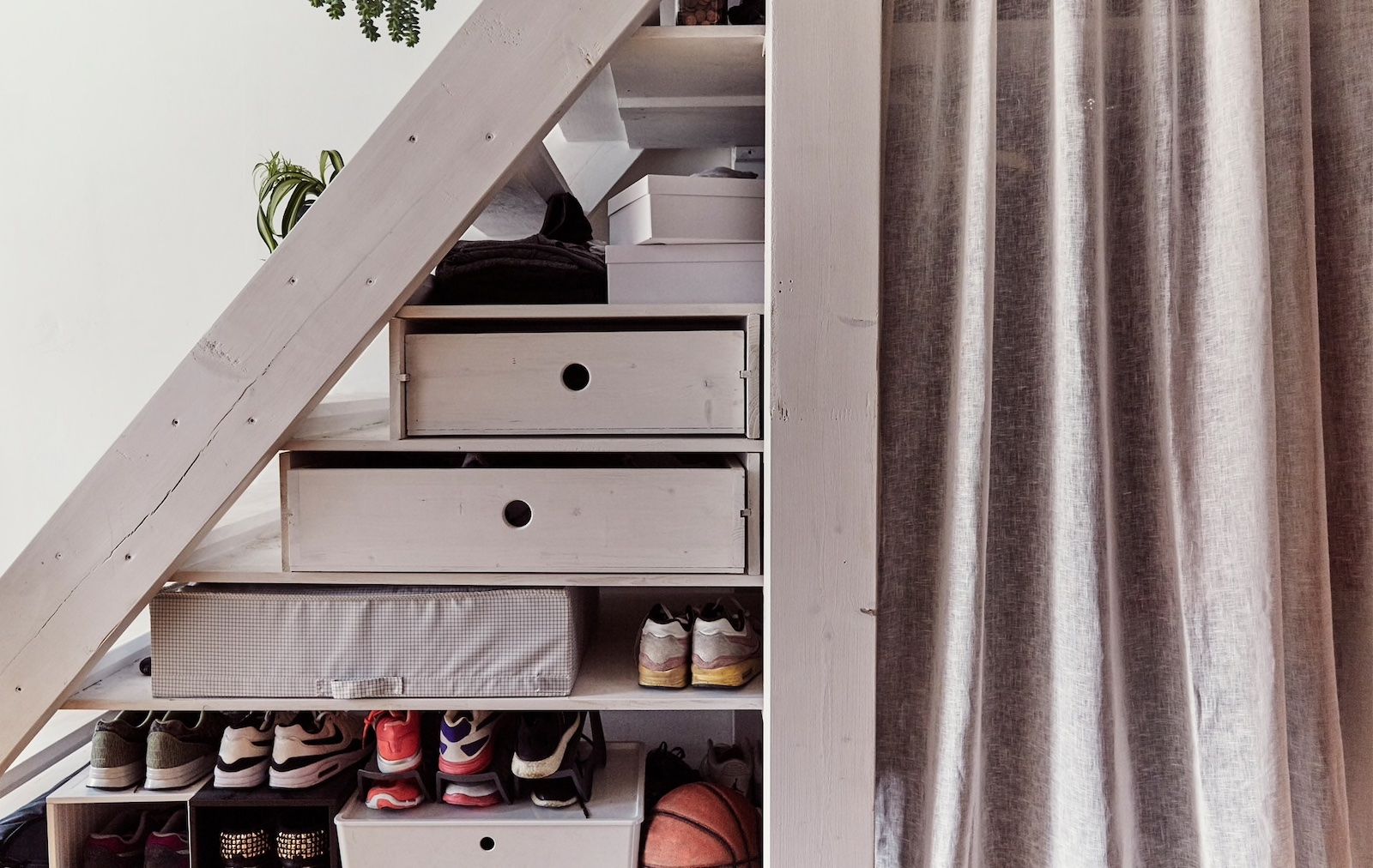 IKEA organization ideas for small spaces: keep small homes tidy | Livingetc