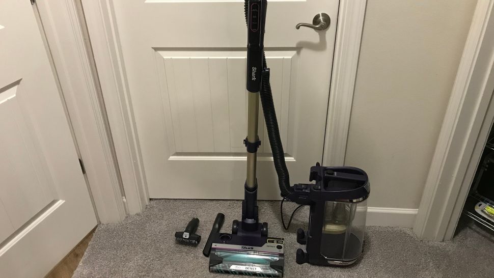 Shark AZ4002 PowerDetect Upright Vacuum review: Intuitive enough for ...
