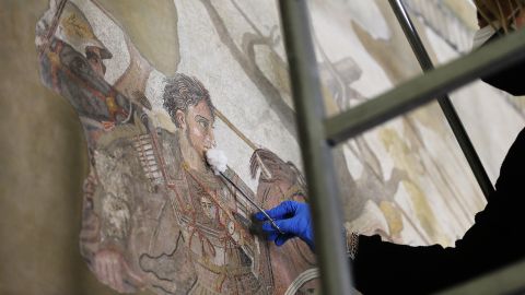 Secrets of Alexander the Great mosaic revealed after 1st-of-its-kind ...