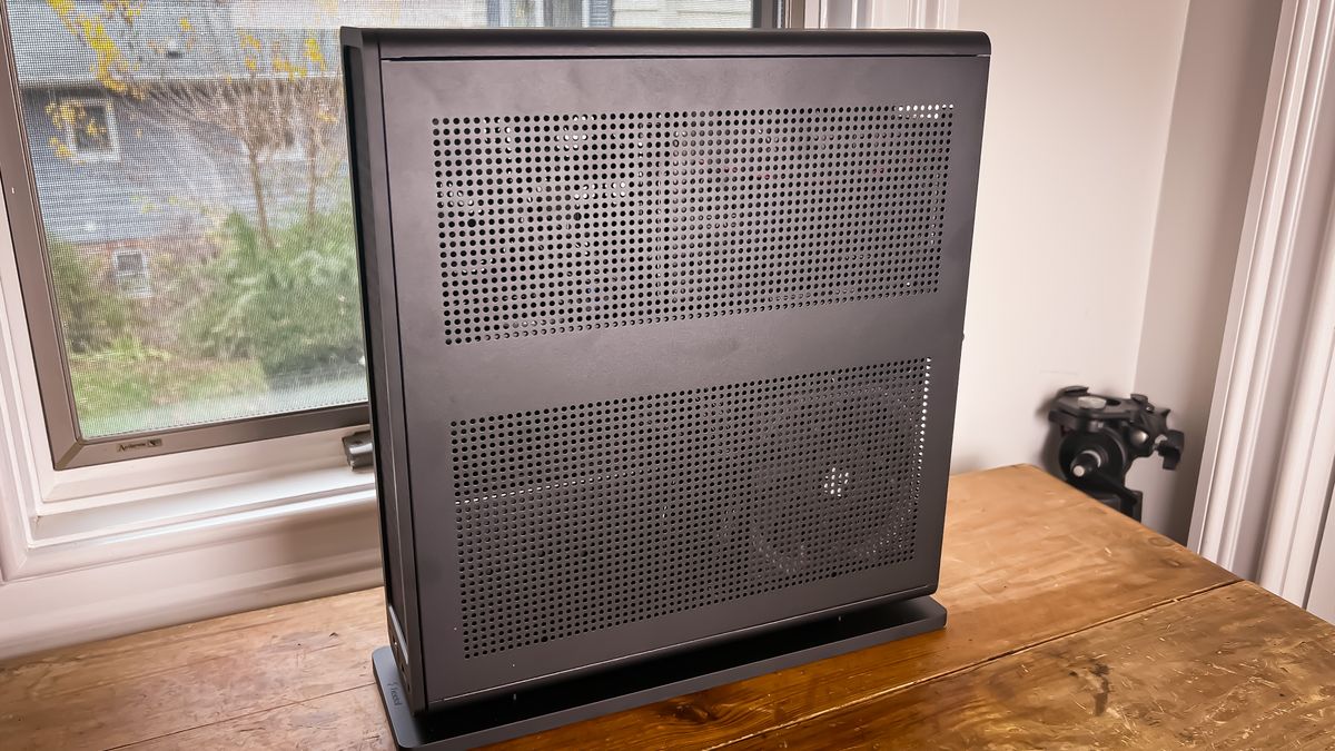 Fractal Design Ridge Review: Tall, Slim and Somewhat Roomy | Tom's Hardware