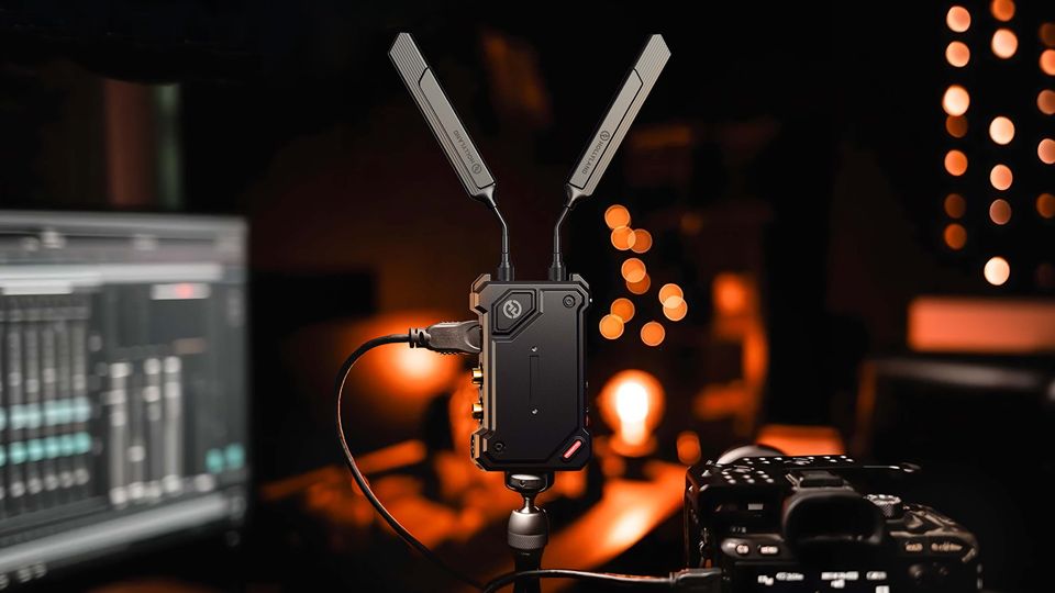 3,000 feet of flawless wireless video? Hollyland’s new Cosmo C2 makes ...