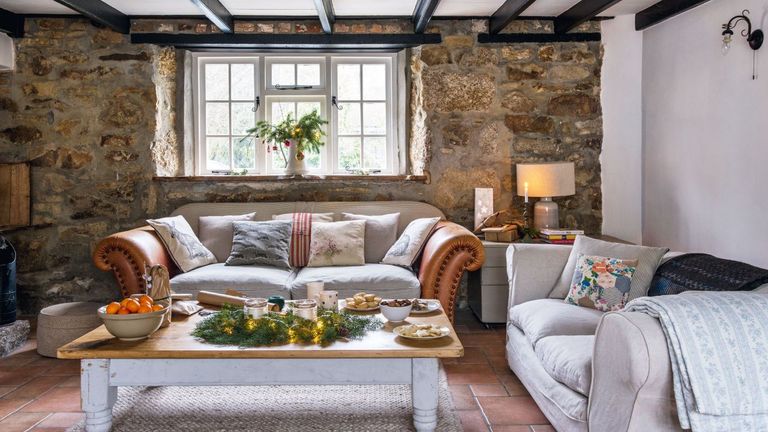 Cottage living rooms: 11 rustic decorating ideas | Real Homes