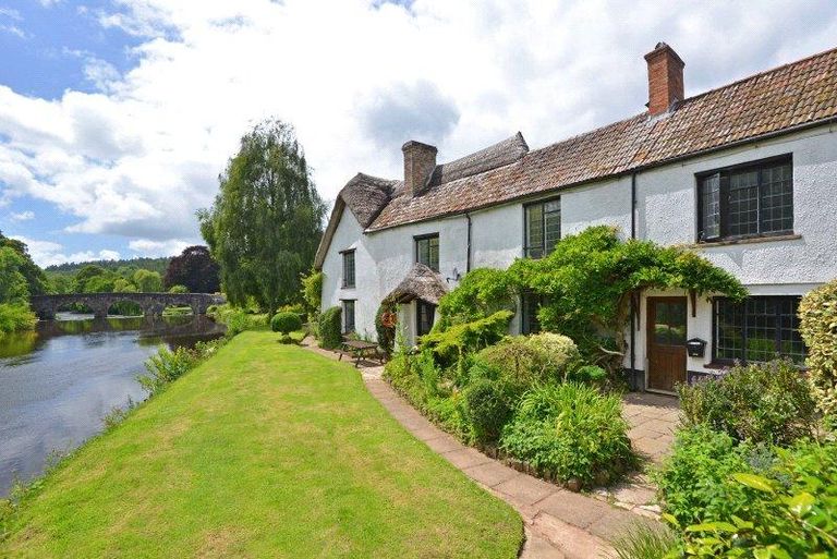 17 fine country houses for sale, from £560k to £2.7m, as seen in ...