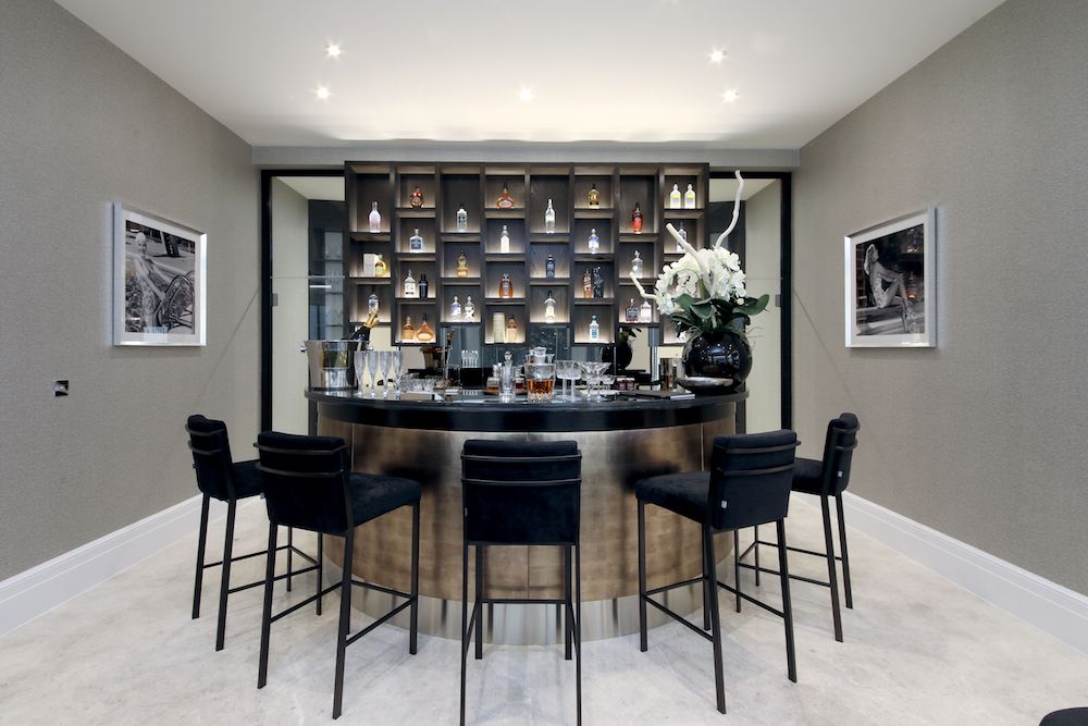 This London mansion comes with a cool cocktail bar and leisure complex