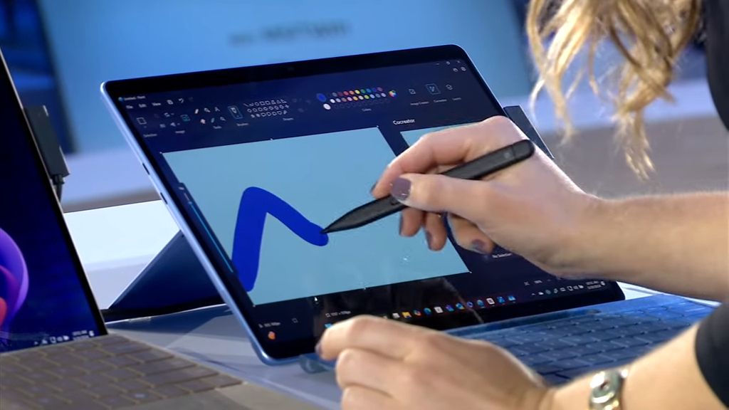 Windows 11’s Paint and Notepad apps are getting smart new AI features ...