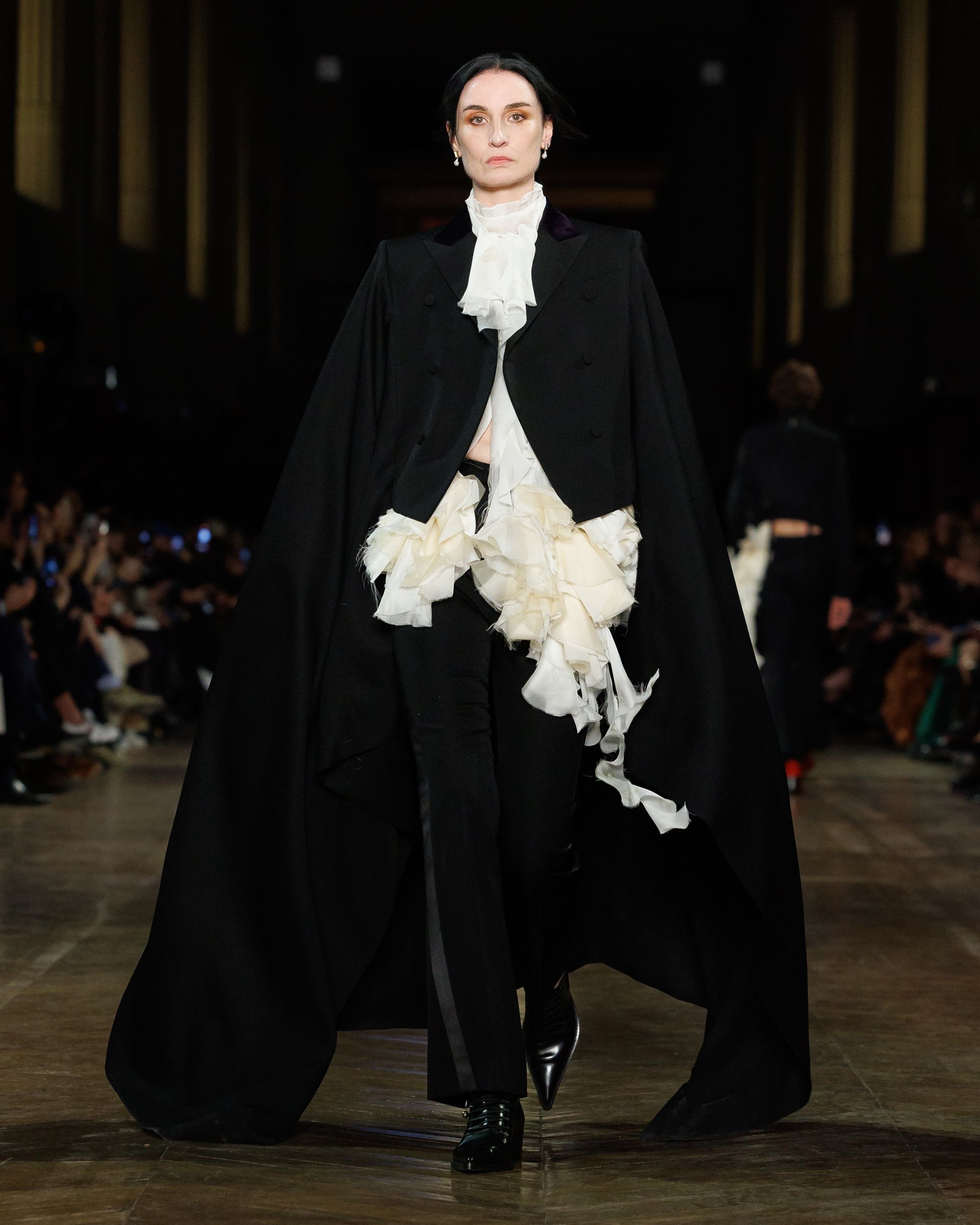 5 Key Takeaways From Alexander McQueen's F/W 25 Show in Paris | Who What Wear