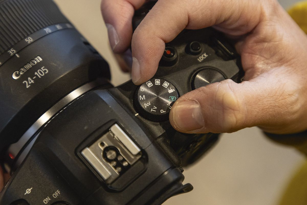 Shoot and stitch together vertical panoramas for fab interior photos ...