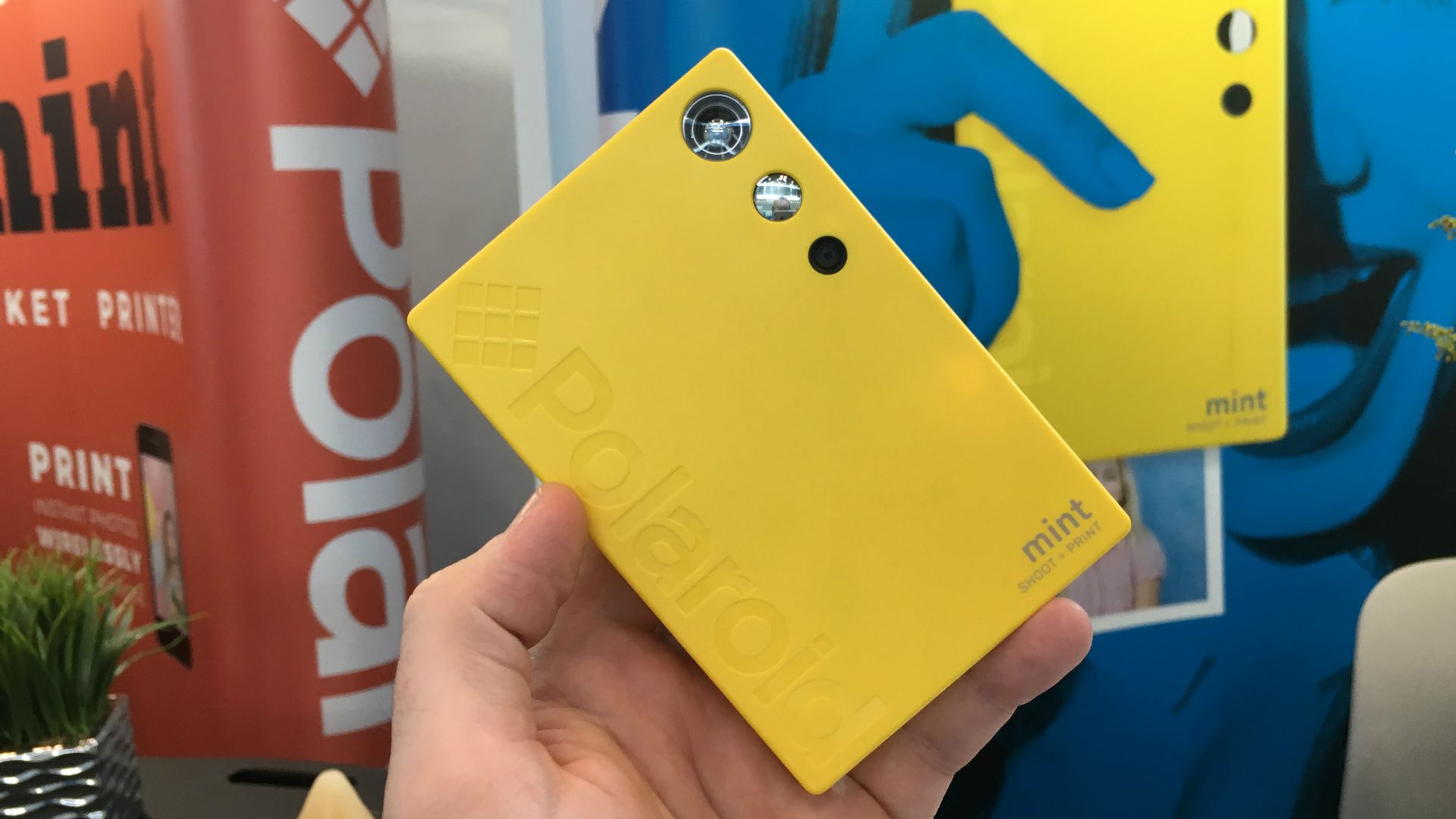 First look: Polaroid Mint – the 2-in-1 camera-printer for selfie nuts ...