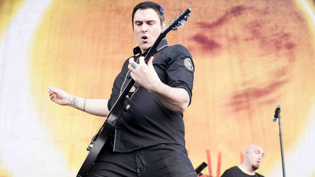 Benjamin Burnley on guitar synths, ESP and overcoming his fears to take ...
