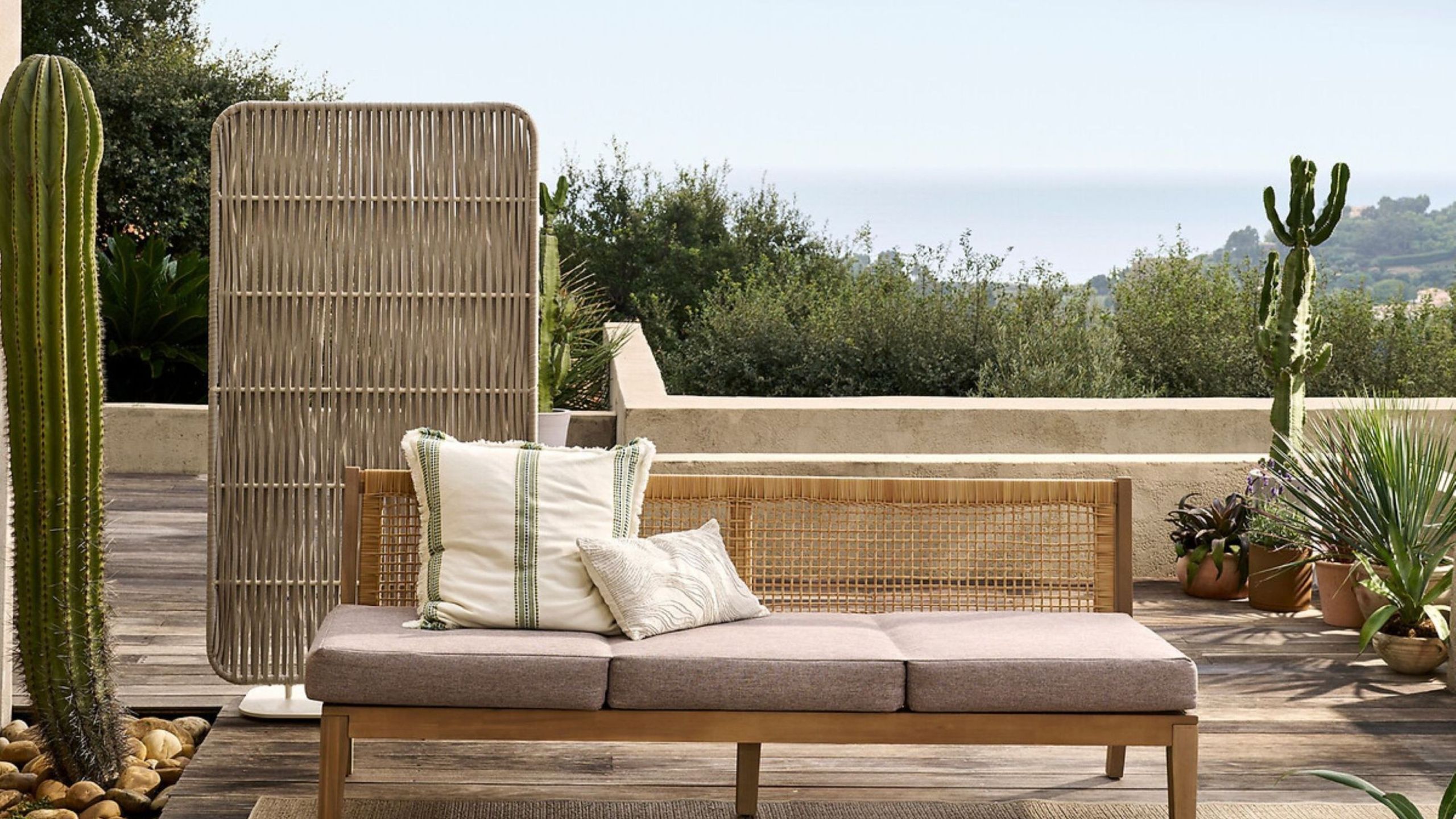 The Best Privacy Screens To Style in Your Outdoor Space