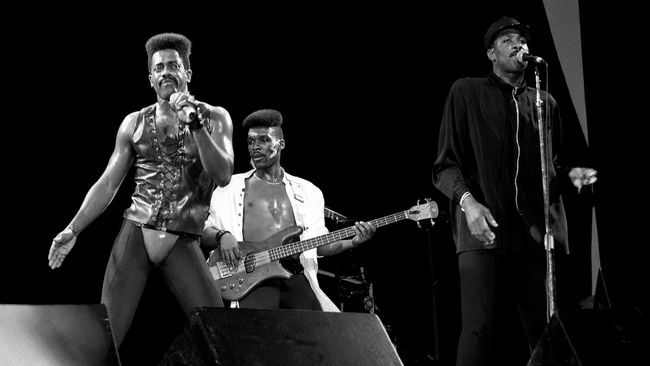 Cameo's Aaron Mills on recording bass for OutKast hits | Guitar World