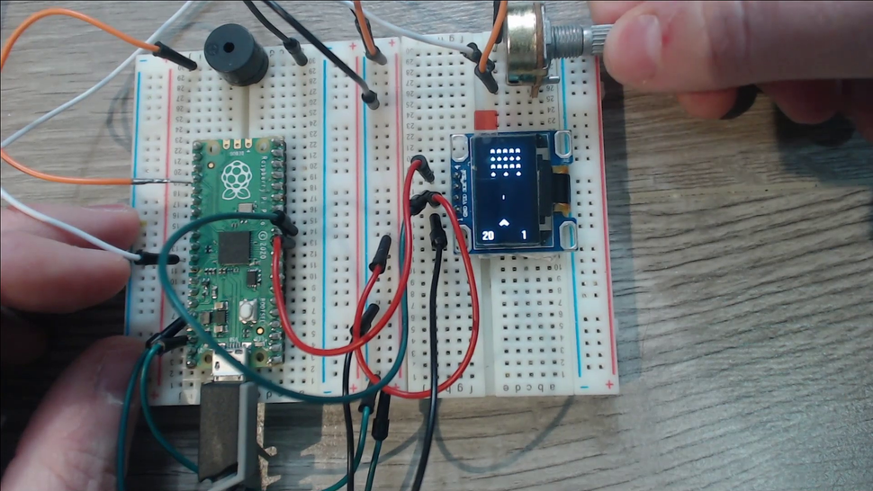 Raspberry Pi Pico Powers Space Invaders Clone | Tom's Hardware