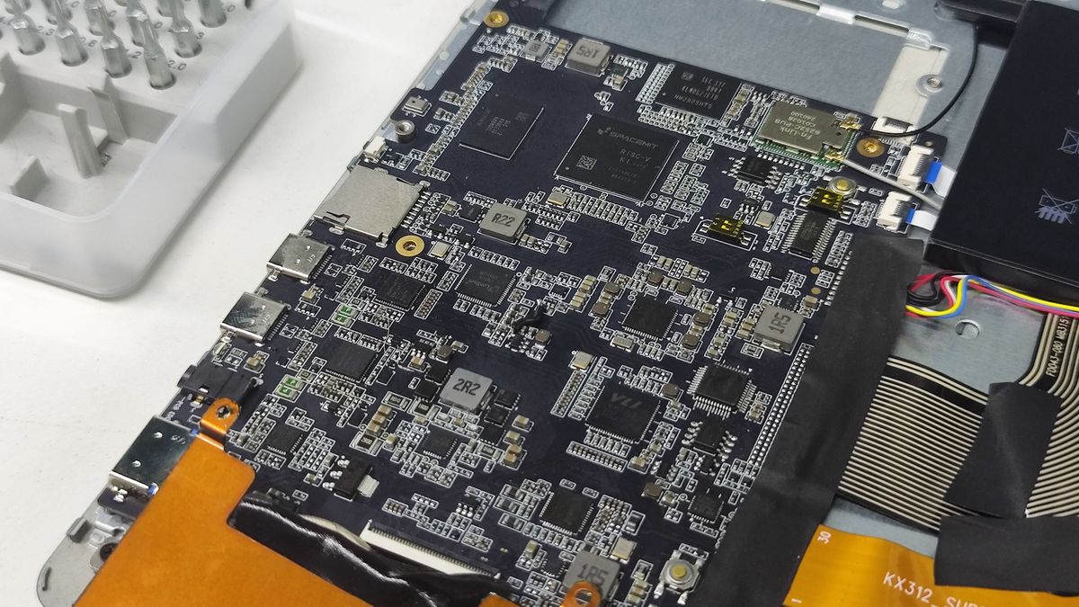 Chinese startup launching RISC-V laptop for devs and engineers priced ...
