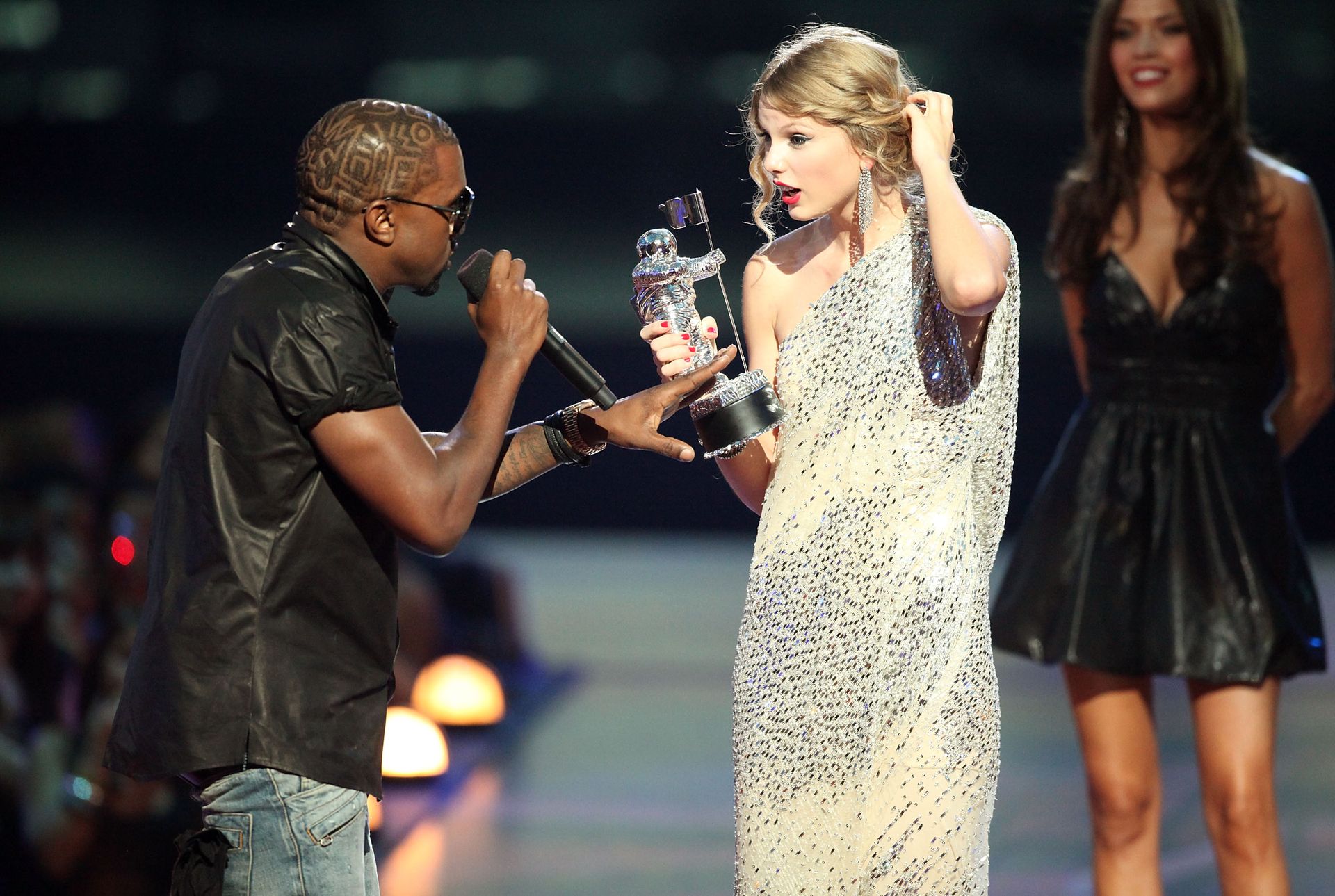 The 32 Most Genius Taylor Swift Easter Eggs | Marie Claire