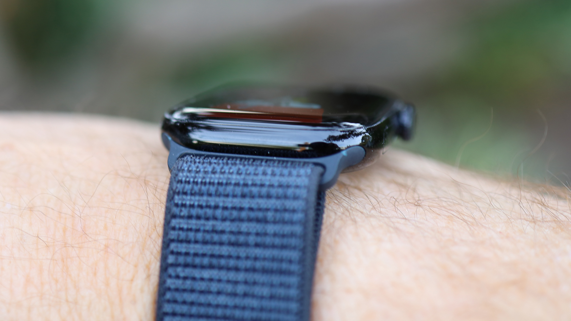 Here s Why The Apple Watch Series 10 Is Now My Favorite Big screen