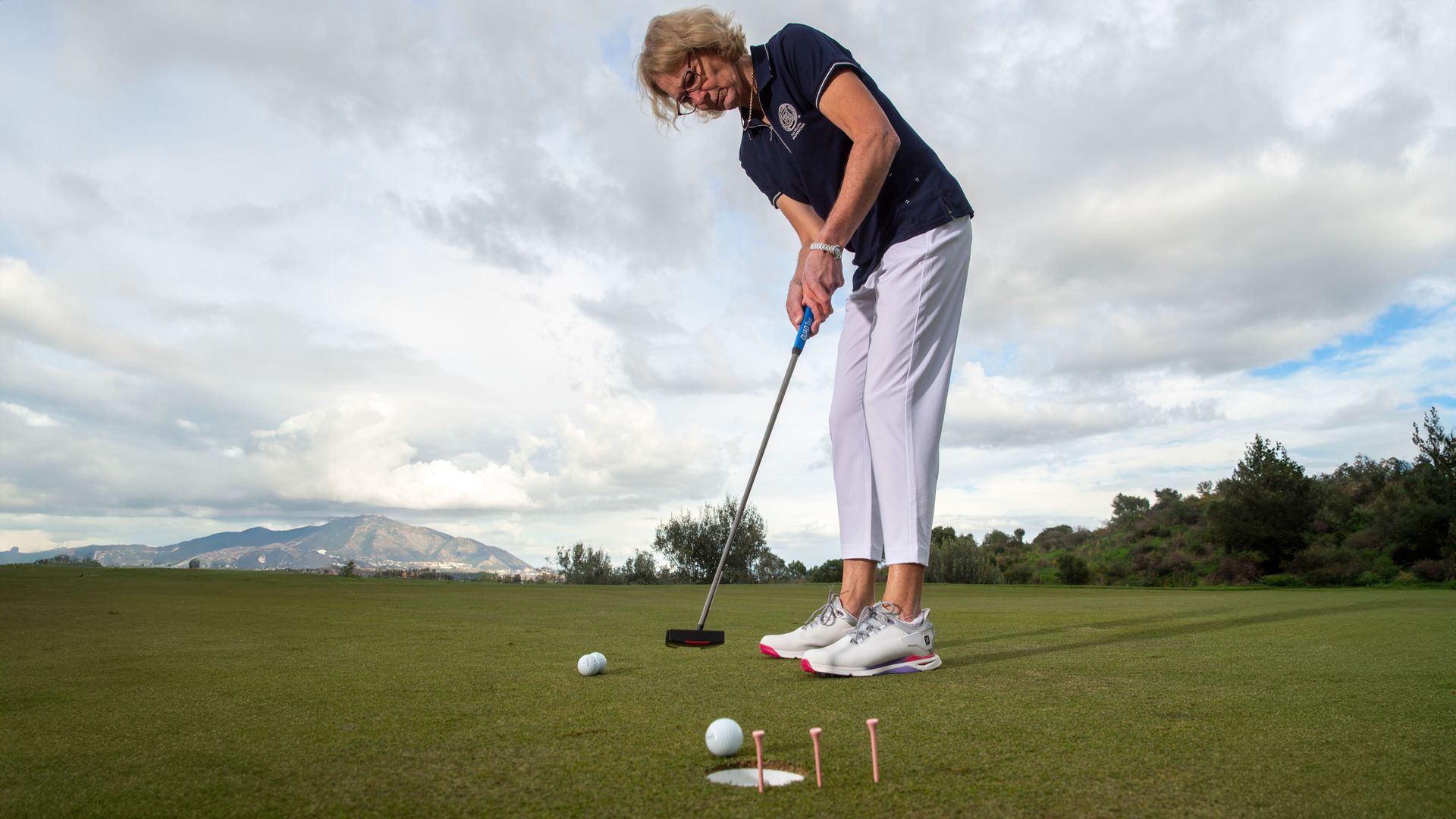 Golf putting tips and drills demonstrated by experts | Golf Monthly