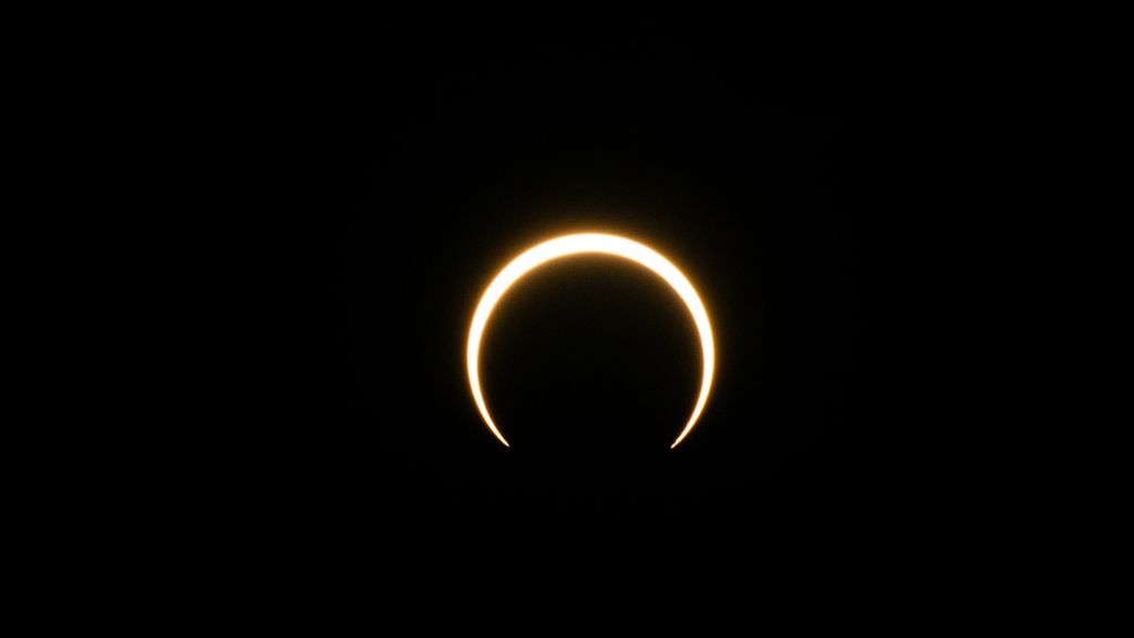 The best photos of the Oct. 14 'ring of fire' eclipse over North ...