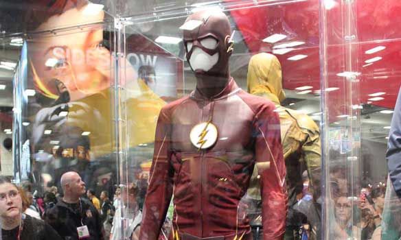 See Flash And Arrow's Amazing Costumes And Gadgets On Display At Comic ...
